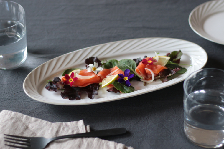 Rondo 31オーバル長皿 しのぎクリーム | 小田陶器公式サイト