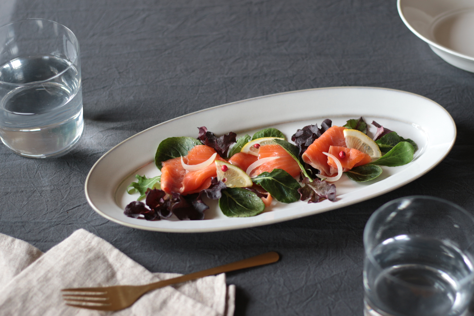 Rondo 31オーバル長皿 無地クリーム | 小田陶器公式サイト