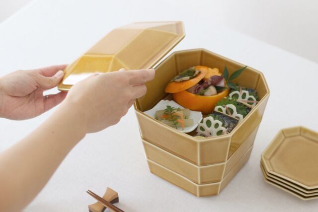 Rondo 19オーバル皿 しのぎクリーム | 小田陶器公式サイト